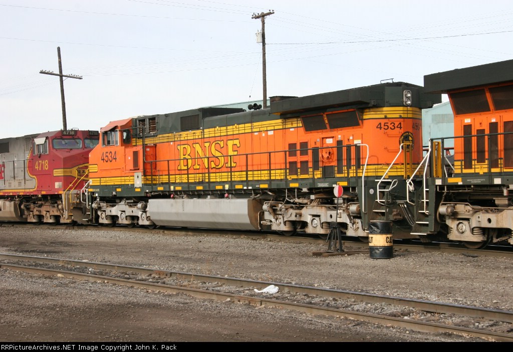 BNSF 4534